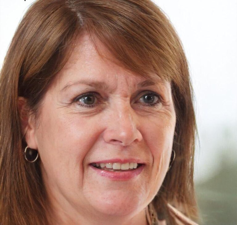 Which language should i learn first for better communication skills 😊🌍